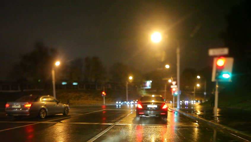 Car Traffic Light Rain the Stockbeeldmateriaal en -video's (100% ...