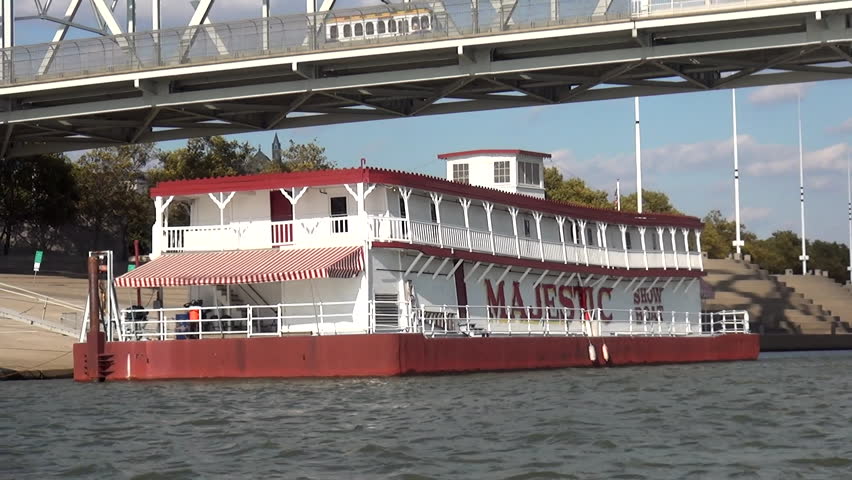 Majestic Show Boat Cincinnati - CINCINNATI, OHIO/USA OCTOBER 10, 2013 ...
