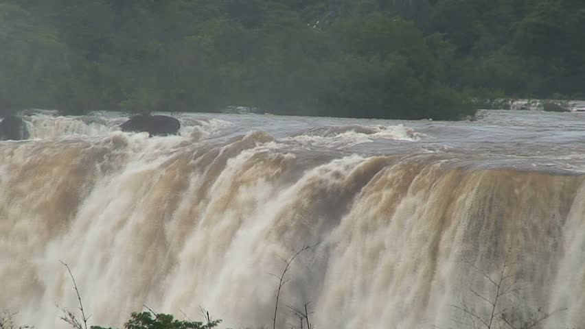 Yinlianzhui Waterfalls In Huangguoshu National Park, Guizhou Province ...