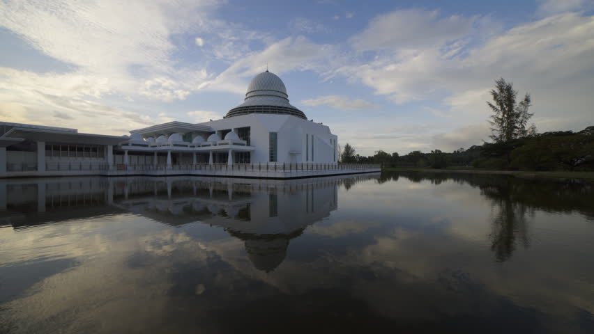 Timelapse Of UTP Mosque At Universiti Teknologi Petronas With Clear ...
