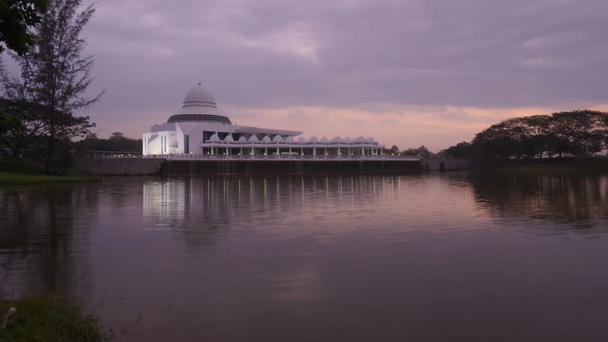 Timelapse Of UTP Mosque At Universiti Teknologi Petronas With Clear ...