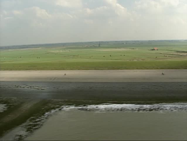 Flyover Dutch sea defence Hondsbossche Zeewering, a 스톡 비디오 클립 ...