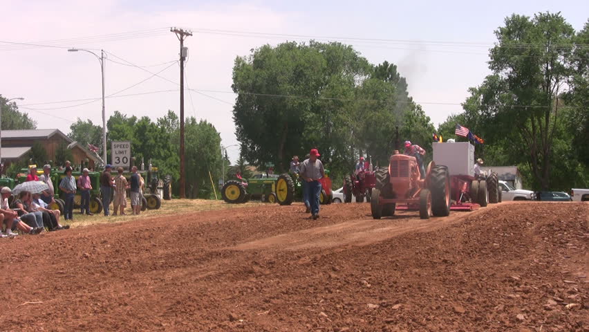 Video Of Antique John Deere Tractor In A Small Town Tractor Pull ...
