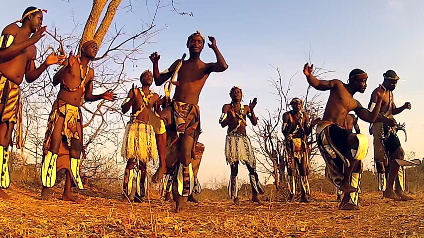 Vídeo stock de zimbabwe - sept 10, 2014:traditionally dressed | 8379121 ...